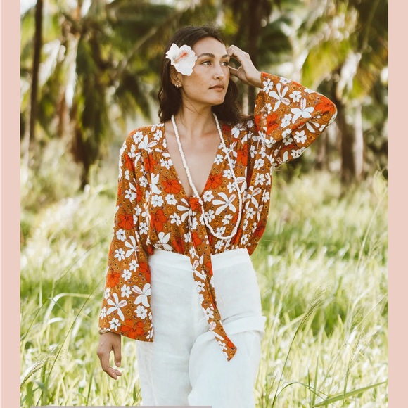 Alohiwai | Tops | Alohiwai Medium Snap On Bottom Bell Sleeve Bodysuit ...